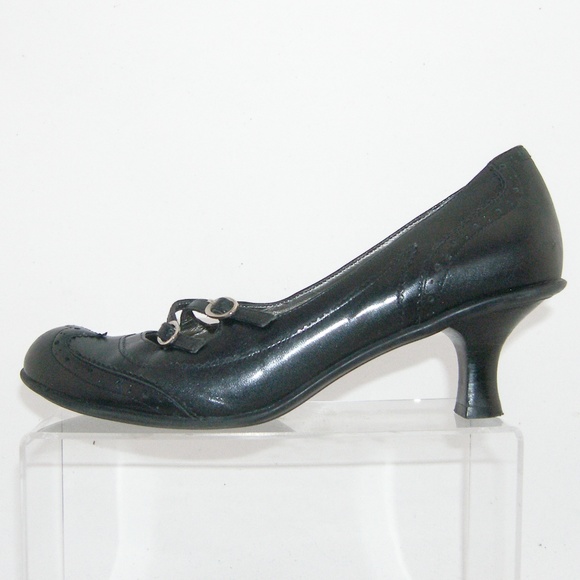 Bandolino | Shoes | Bandolino Elandra Black Leather Wingtip Heels 85m ...